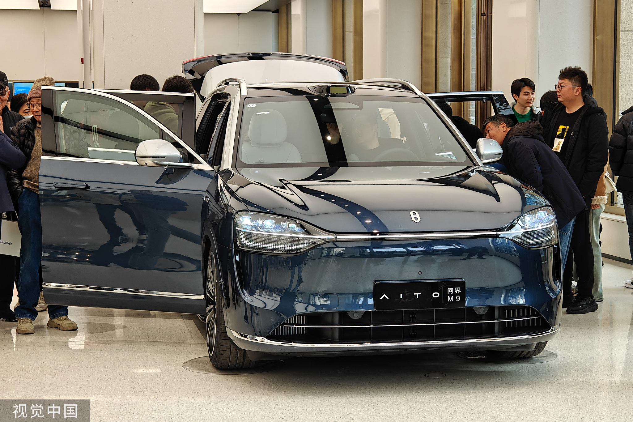 Huawei unveils AITO Wenjie M9, its most expansive EV model so far ...